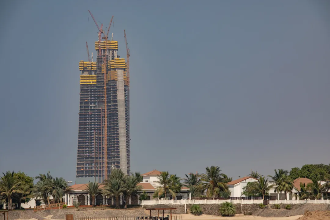 $1.92 billion! The world’s tallest building project! Saudi Binladin ...